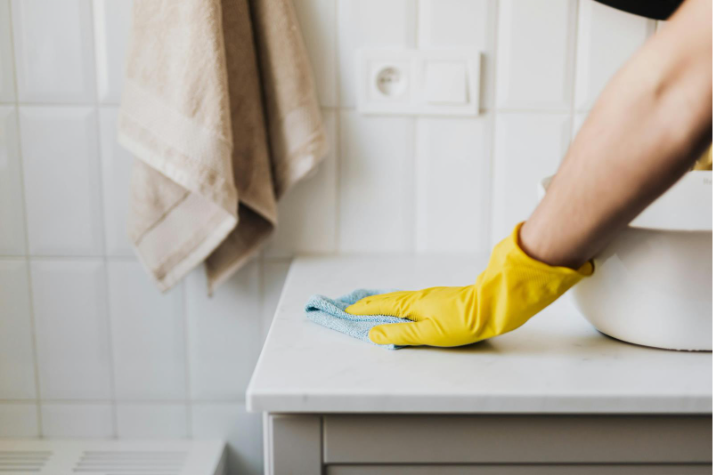 The Science Behind Cleaning Your Bathroom: Acidic, Bleach & Alkaline C ...